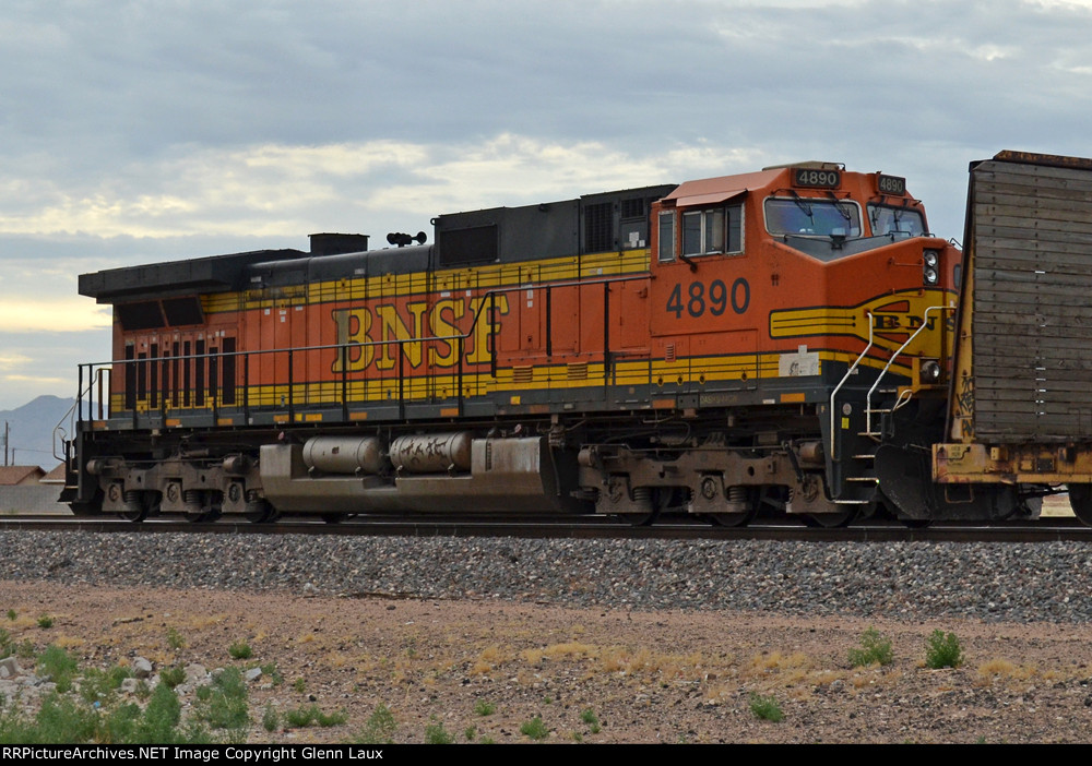 BNSF 4890